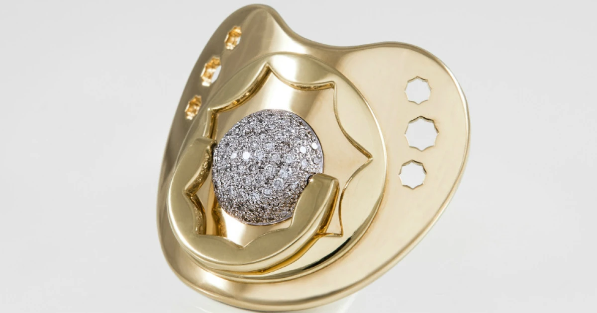 Luxus, nebo bizár? Přehled nejdražších věcí třpytících se zlatem | Forbes