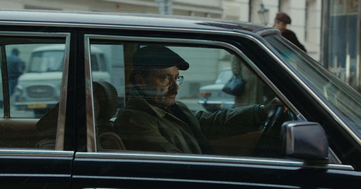 Po Pustině natočil Ivan Zachariáš špionážní seriál Bez vědomí. Ve ...