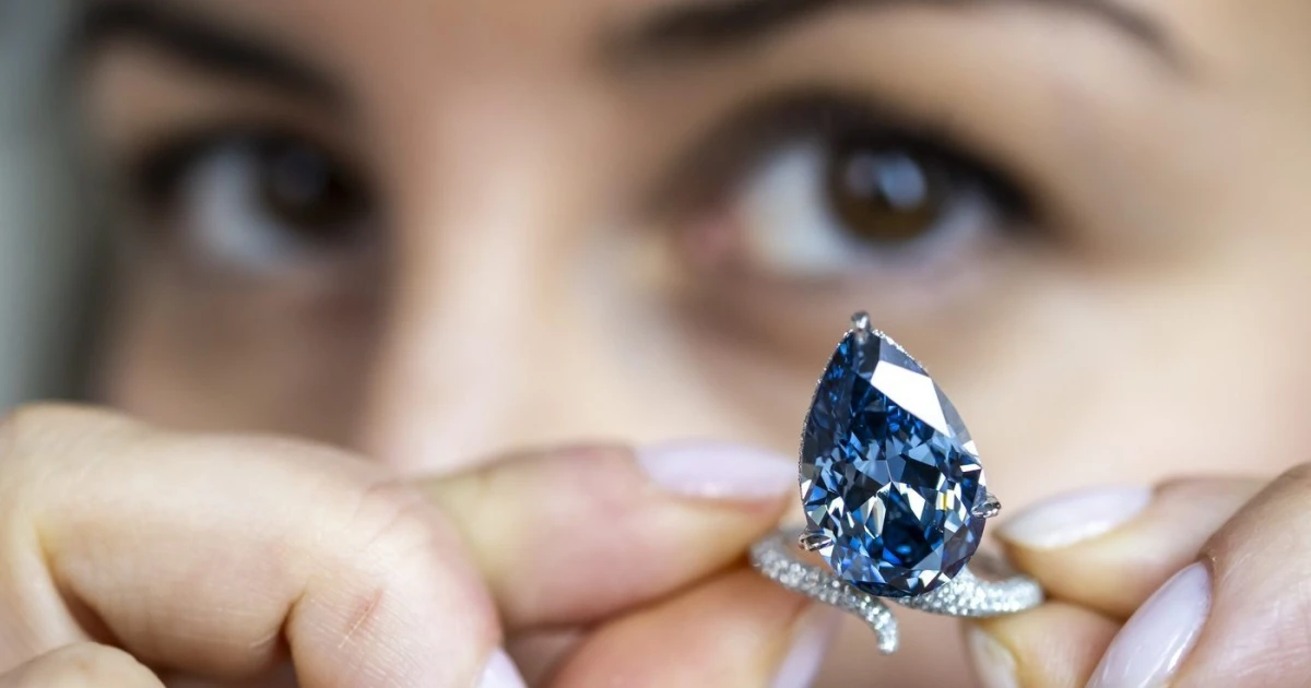 Diamant za půl miliardy. V Ženevě vydražili vzácný prsten po Rachel ...