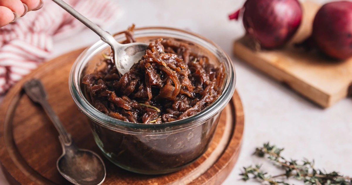 Chutney z červené cibule. Protože dobrý sýr si zaslouží dobrou ...